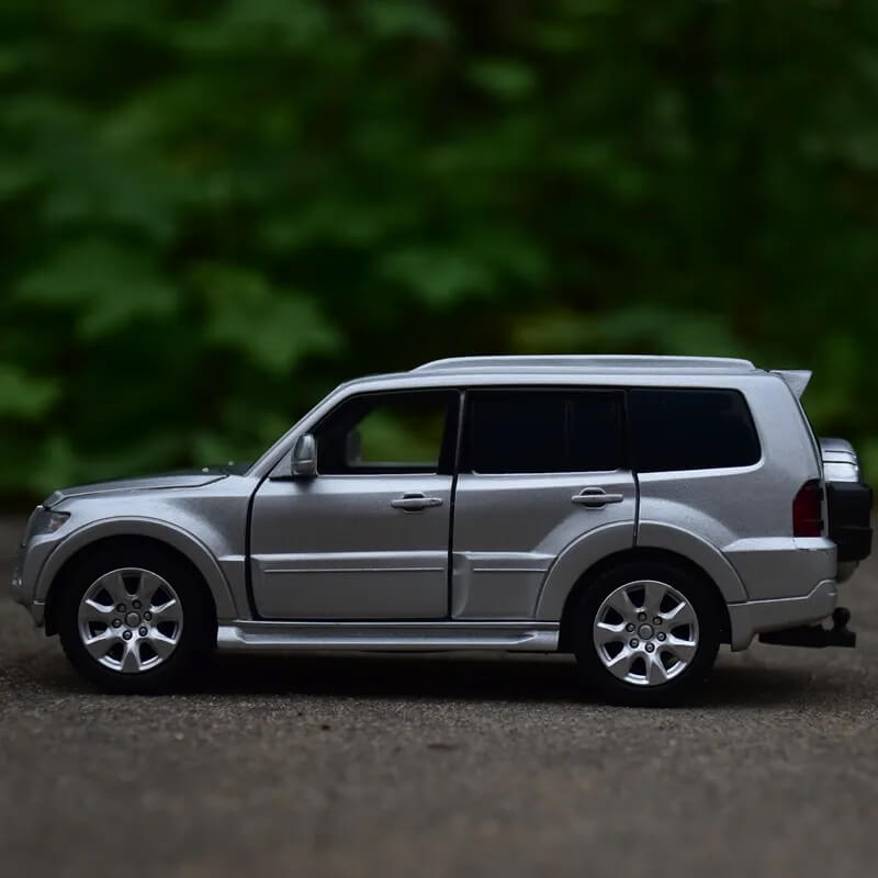 Mitsubishi Pajero V97 SUV JKM Brand 1:32 Scale | Speedo Club